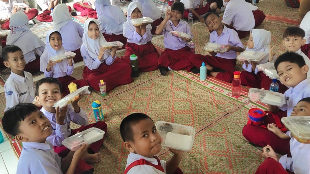 SLB Negeri Pembina, Teladan dalam Program Makanan Sehat untuk Generasi ...