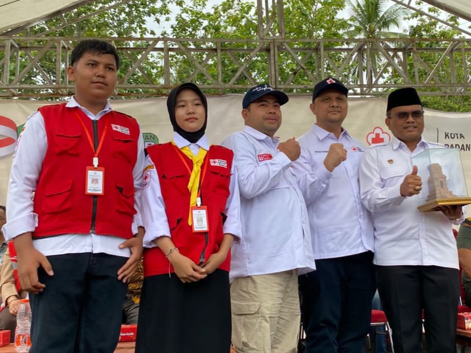 Simbol Persahabatan dan Dukungan PMI di Tabagsel: Ketua PMI Paluta ...